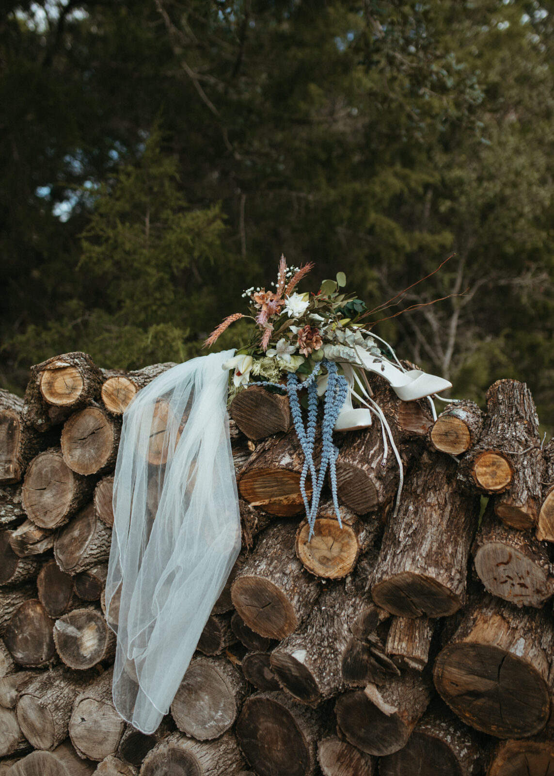 Eclectic Intimate Wedding | Hope & Roe | - faithelliottphotography.com